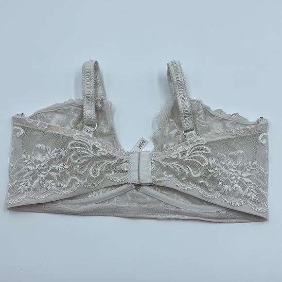 Le Mystere | Intimates & Sleepwear | Le Mystere Bra Pre Owned Some ...